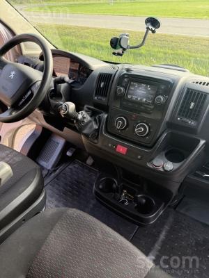 White Peugeot Boxer 2018 in Riga, with an engine capacity of 2.00 L and mileage of 249 thousand km for 7250 €, photo 8 on AUTOMOTO.COM.LV