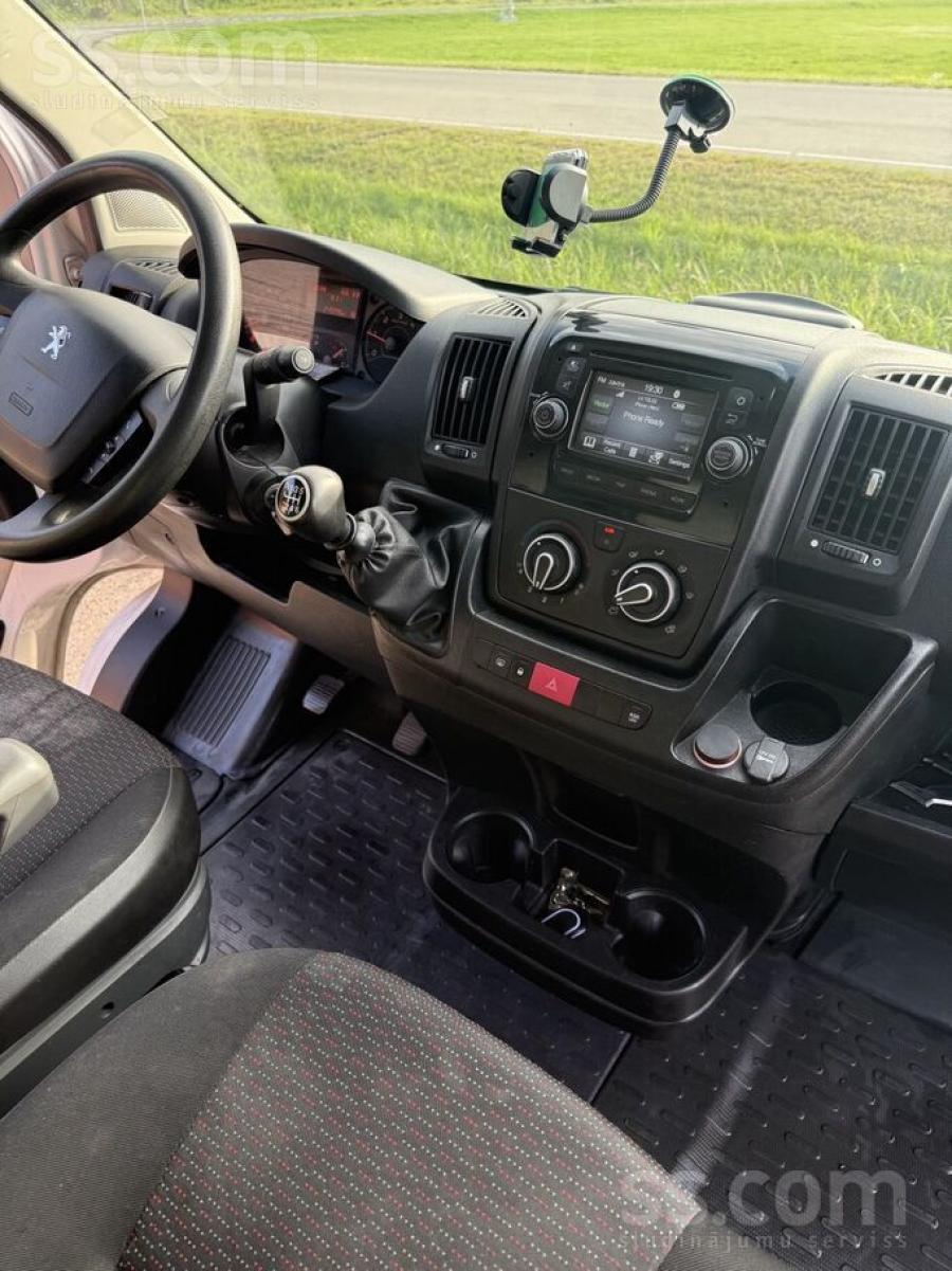 White Peugeot Boxer 2018 in Riga, with an engine capacity of 2.00 L and mileage of 249 thousand km for 7250 €, photo 8 on AUTOMOTO.COM.LV