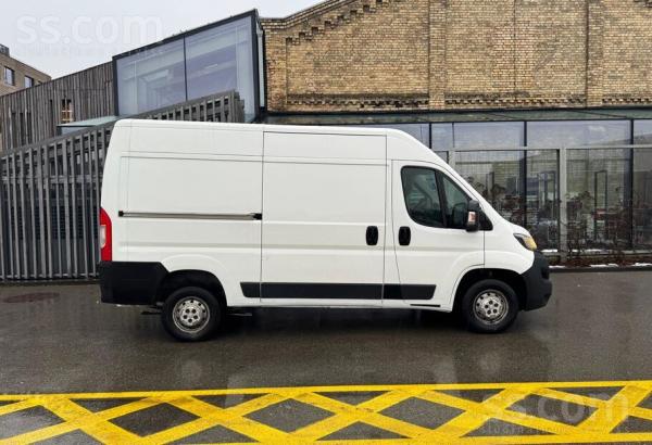 White Peugeot Boxer 2018 in Riga, with an engine capacity of 2.00 L and mileage of 174 thousand km for 7986 €, photo 6 on AUTOMOTO.COM.LV