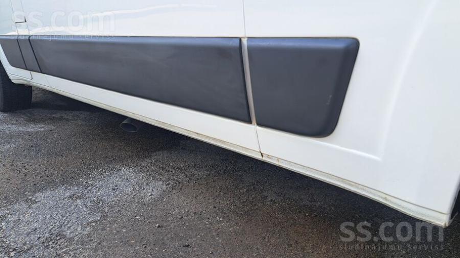 White Peugeot Boxer 2018 in Ogre, with an engine capacity of 2.00 L and mileage of 195 thousand km for 9550 €, photo 9 on AUTOMOTO.COM.LV