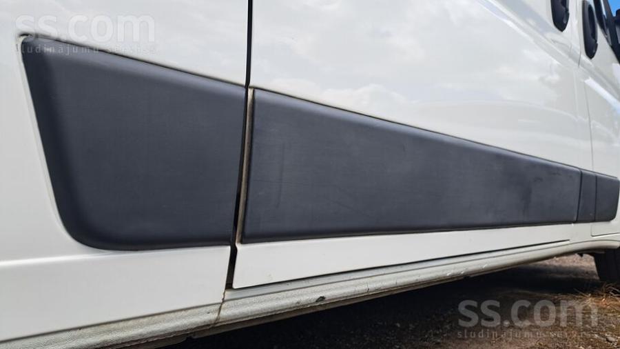White Peugeot Boxer 2018 in Ogre, with an engine capacity of 2.00 L and mileage of 195 thousand km for 9550 €, photo 10 on AUTOMOTO.COM.LV