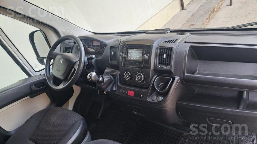 White Peugeot Boxer 2018 in Ogre, with an engine capacity of 2.00 L and mileage of 195 thousand km for 9550 €, photo 15 on AUTOMOTO.COM.LV