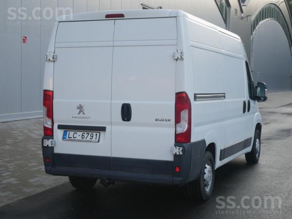 White Peugeot Boxer 2018 in Riga, with an engine capacity of 2.00 L and mileage of 205 thousand km for 7900 €, photo 7 on AUTOMOTO.COM.LV