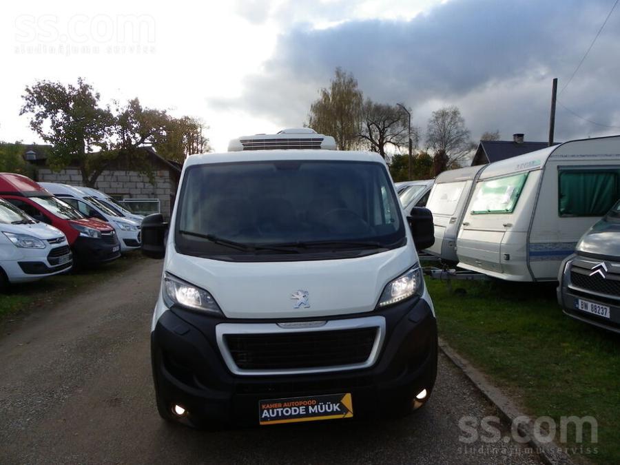 White Peugeot Boxer 2018 in Valka, with an engine capacity of 2.20 L and mileage of 216 thousand km for 9900 €, photo 4 on AUTOMOTO.COM.LV