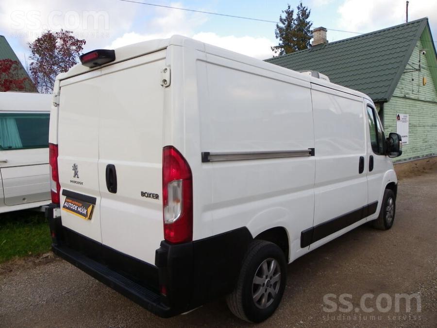 White Peugeot Boxer 2018 in Valka, with an engine capacity of 2.20 L and mileage of 216 thousand km for 9900 €, photo 7 on AUTOMOTO.COM.LV