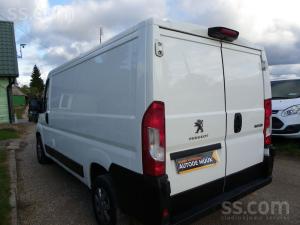 White Peugeot Boxer 2018 in Valka, with an engine capacity of 2.20 L and mileage of 216 thousand km for 9900 €, photo 9 on AUTOMOTO.COM.LV