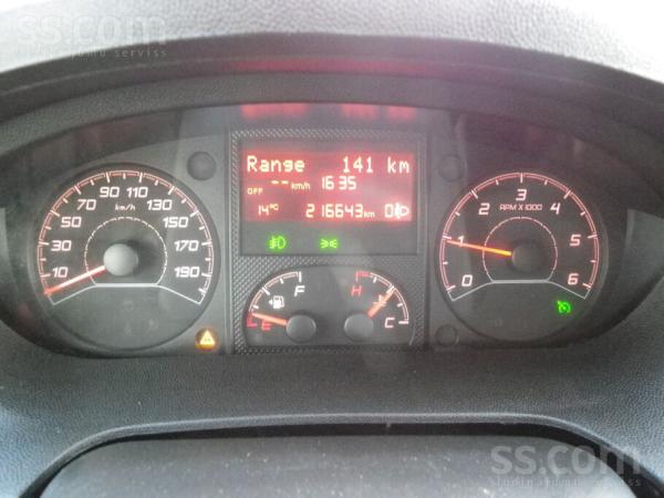 White Peugeot Boxer 2018 in Valka, with an engine capacity of 2.20 L and mileage of 216 thousand km for 9900 €, photo 11 on AUTOMOTO.COM.LV