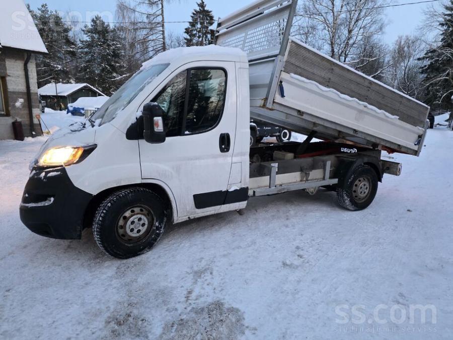 White Peugeot Boxer 2019 in Riga, with an engine capacity of 2.00 L and mileage of 201 thousand km for 16000 €, photo 1 on AUTOMOTO.COM.LV