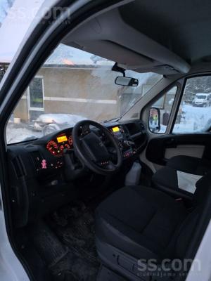 White Peugeot Boxer 2019 in Riga, with an engine capacity of 2.00 L and mileage of 201 thousand km for 16000 €, photo 3 on AUTOMOTO.COM.LV