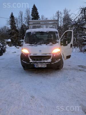 White Peugeot Boxer 2019 in Riga, with an engine capacity of 2.00 L and mileage of 201 thousand km for 16000 €, photo 5 on AUTOMOTO.COM.LV