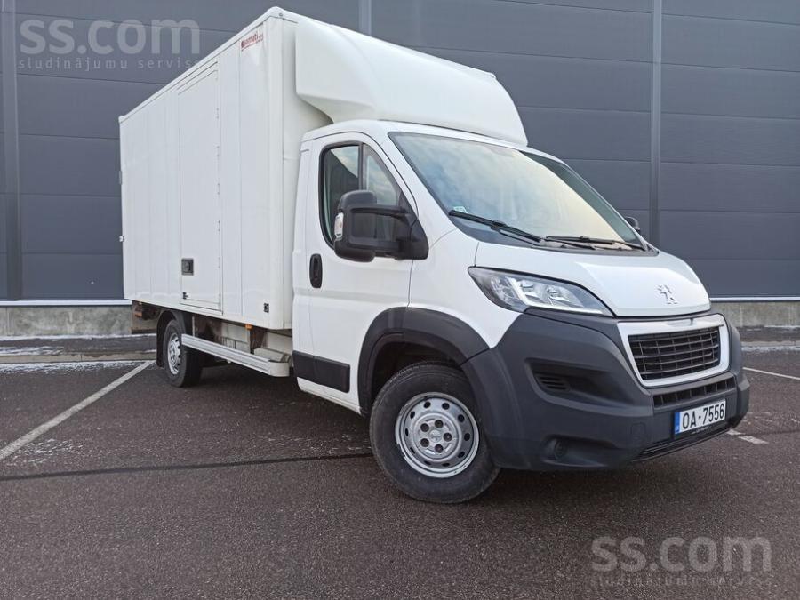 White Peugeot Boxer 2019 in Riga, with an engine capacity of 2.00 L and mileage of 220 thousand km for 15900 €, photo 1 on AUTOMOTO.COM.LV