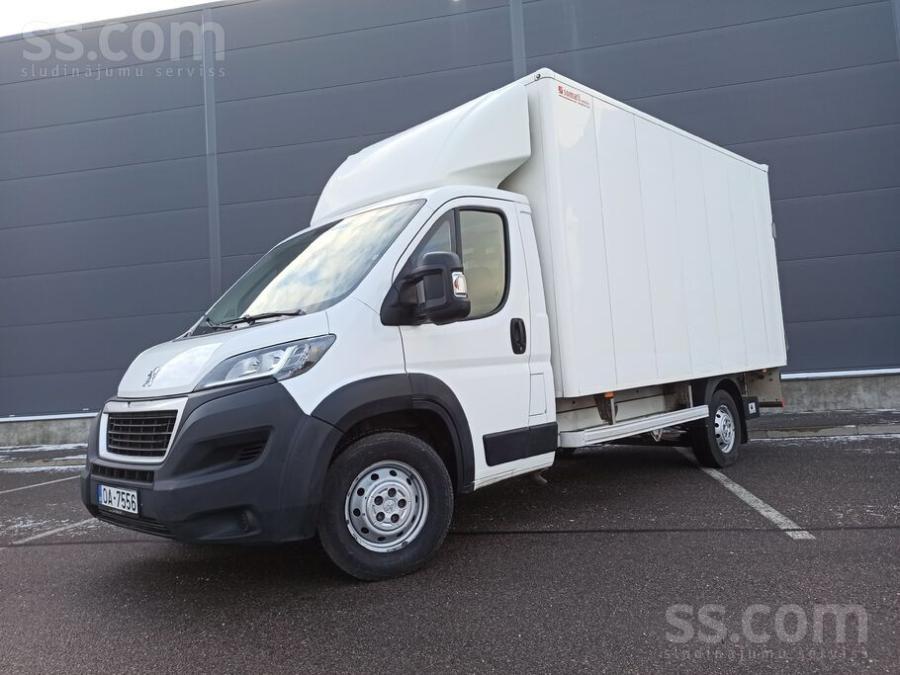 White Peugeot Boxer 2019 in Riga, with an engine capacity of 2.00 L and mileage of 220 thousand km for 15900 €, photo 3 on AUTOMOTO.COM.LV