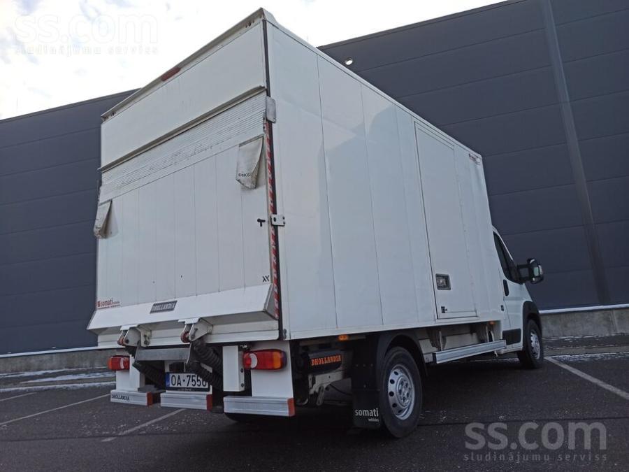 White Peugeot Boxer 2019 in Riga, with an engine capacity of 2.00 L and mileage of 220 thousand km for 15900 €, photo 5 on AUTOMOTO.COM.LV