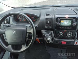 White Peugeot Boxer 2019 in Riga, with an engine capacity of 2.00 L and mileage of 220 thousand km for 15900 €, photo 9 on AUTOMOTO.COM.LV