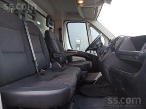 White Peugeot Boxer 2019 in Riga, with an engine capacity of 2.00 L and mileage of 220 thousand km for 15900 €, photo 10 on AUTOMOTO.COM.LV