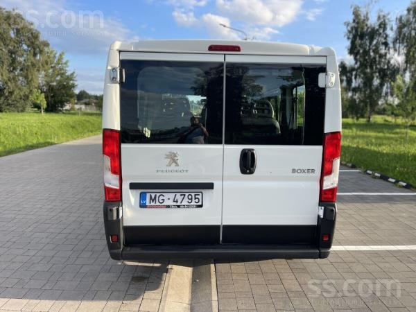White Peugeot Boxer 2019 in Riga, with an engine capacity of 2.20 L and mileage of 130 thousand km for 13300 €, photo 4 on AUTOMOTO.COM.LV