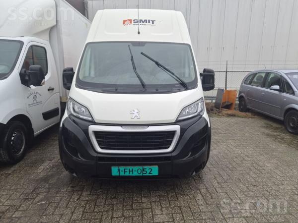 White Peugeot Boxer 2019 in Liepaja, with an engine capacity of 2.00 L and mileage of 216 thousand km for 9500 €, photo 1 on AUTOMOTO.COM.LV