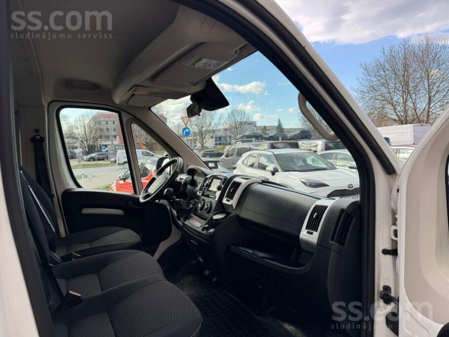 White Peugeot Boxer 2020 in Riga, with an engine capacity of 2.20 L and mileage of 164 thousand km for 14950 €, photo 7 on AUTOMOTO.COM.LV