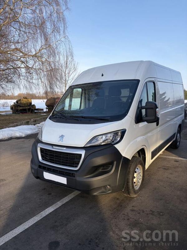 White Peugeot Boxer 2020 in Riga, with an engine capacity of 2.20 L and mileage of 270 thousand km for 8890 €, photo 1 on AUTOMOTO.COM.LV
