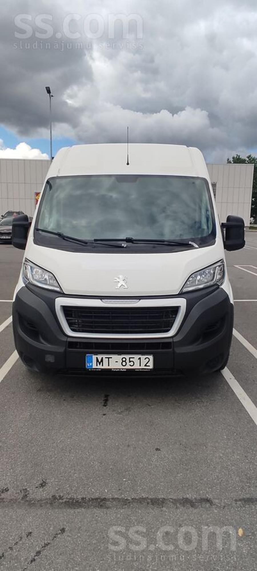 White Peugeot Boxer 2021 in Riga, with an engine capacity of 2.20 L and mileage of 155 thousand km for 12100 €, photo 1 on AUTOMOTO.COM.LV