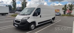White Peugeot Boxer 2021 in Riga, with an engine capacity of 2.20 L and mileage of 155 thousand km for 12100 €, photo 4 on AUTOMOTO.COM.LV