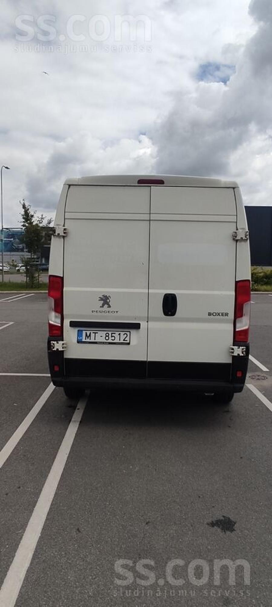 White Peugeot Boxer 2021 in Riga, with an engine capacity of 2.20 L and mileage of 155 thousand km for 12100 €, photo 5 on AUTOMOTO.COM.LV