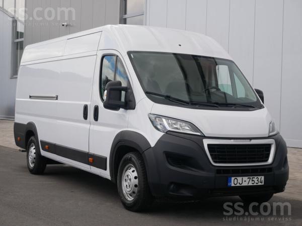 White Peugeot Boxer 2021 in Riga, with an engine capacity of 2.20 L and mileage of 242 thousand km for 11900 €, photo 3 on AUTOMOTO.COM.LV