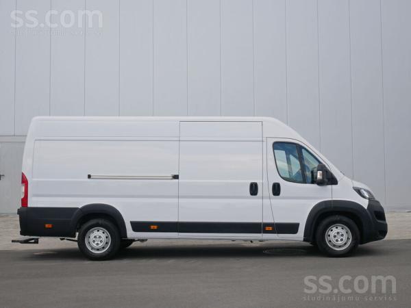 White Peugeot Boxer 2021 in Riga, with an engine capacity of 2.20 L and mileage of 242 thousand km for 11900 €, photo 4 on AUTOMOTO.COM.LV