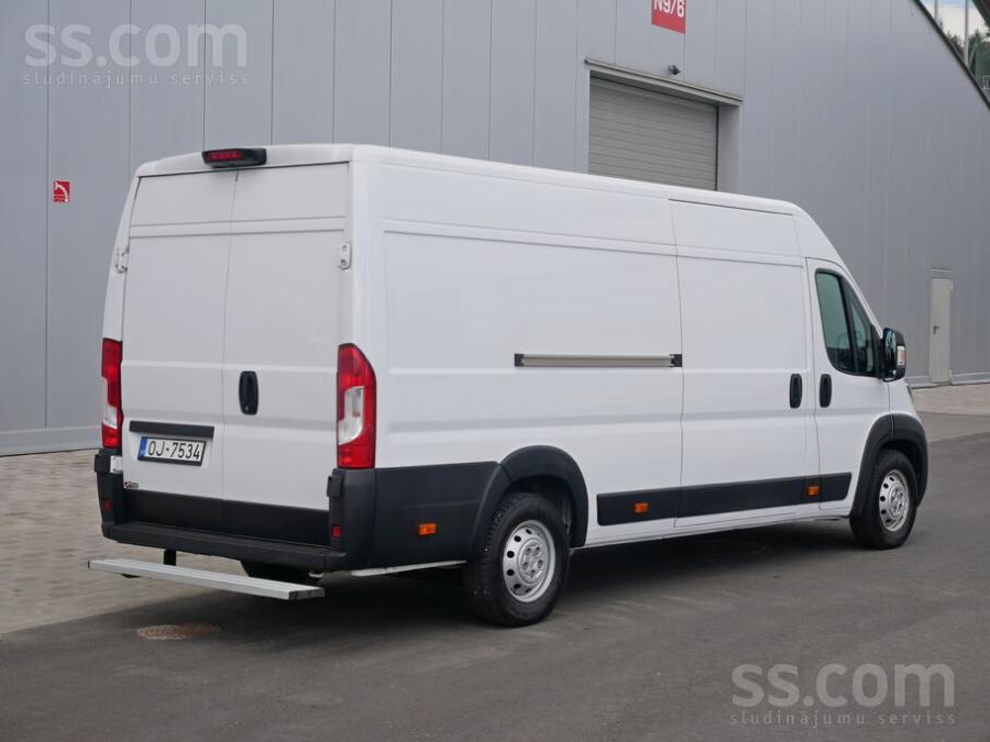White Peugeot Boxer 2021 in Riga, with an engine capacity of 2.20 L and mileage of 242 thousand km for 11900 €, photo 5 on AUTOMOTO.COM.LV
