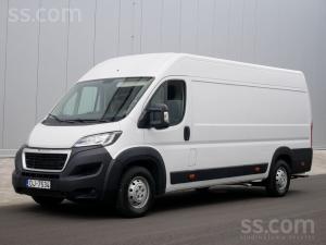 White Peugeot Boxer 2021 in Riga, with an engine capacity of 2.20 L and mileage of 242 thousand km for 11900 €, photo 6 on AUTOMOTO.COM.LV