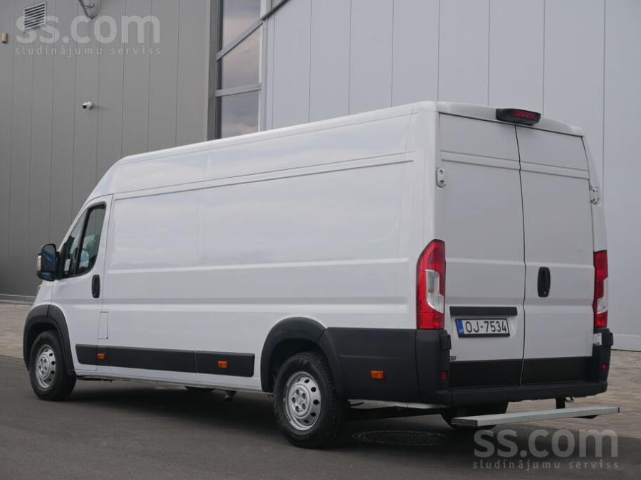 White Peugeot Boxer 2021 in Riga, with an engine capacity of 2.20 L and mileage of 242 thousand km for 11900 €, photo 9 on AUTOMOTO.COM.LV