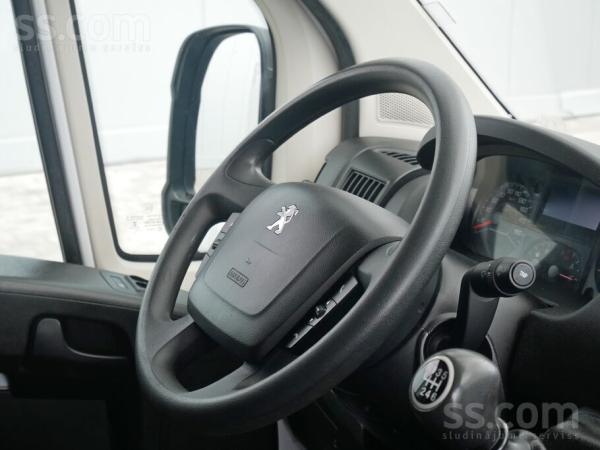 White Peugeot Boxer 2021 in Riga, with an engine capacity of 2.20 L and mileage of 242 thousand km for 11900 €, photo 10 on AUTOMOTO.COM.LV