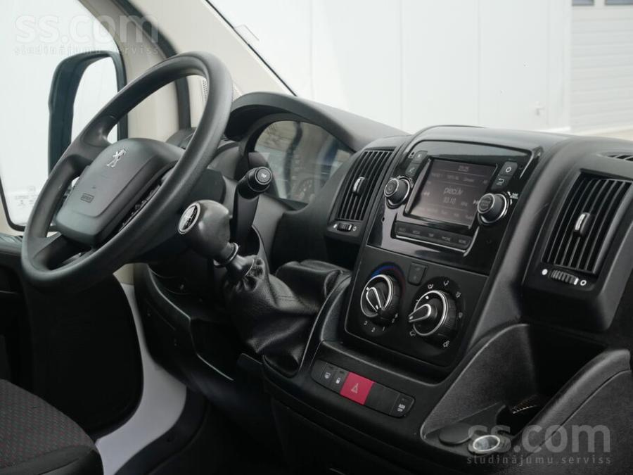 White Peugeot Boxer 2021 in Riga, with an engine capacity of 2.20 L and mileage of 242 thousand km for 11900 €, photo 11 on AUTOMOTO.COM.LV