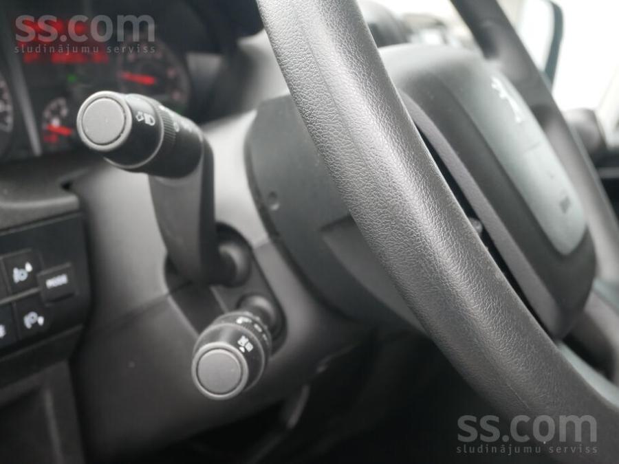 White Peugeot Boxer 2021 in Riga, with an engine capacity of 2.20 L and mileage of 242 thousand km for 11900 €, photo 28 on AUTOMOTO.COM.LV