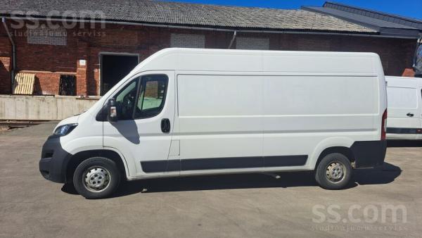 White Peugeot Boxer 2022 in Riga, with an engine capacity of 2.20 L and mileage of 148 thousand km for 15900 €, photo 4 on AUTOMOTO.COM.LV