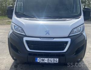 White Peugeot Boxer 2022 in Dobele, with an engine capacity of 2.20 L and mileage of 198 thousand km for 13900 €, photo 4 on AUTOMOTO.COM.LV