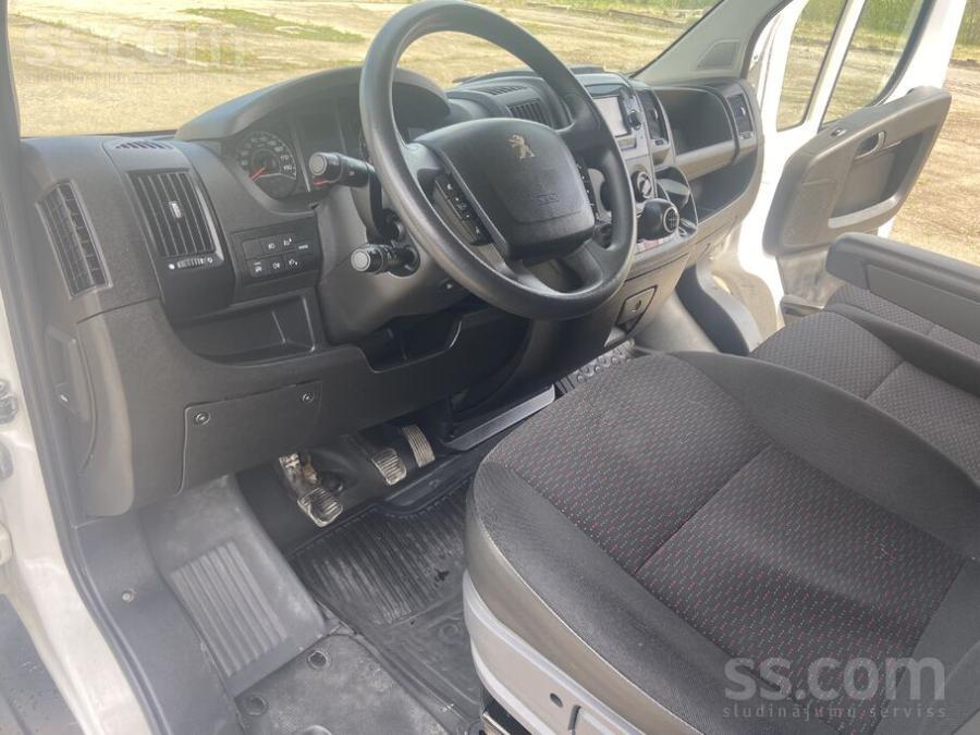 White Peugeot Boxer 2022 in Dobele, with an engine capacity of 2.20 L and mileage of 198 thousand km for 13900 €, photo 15 on AUTOMOTO.COM.LV