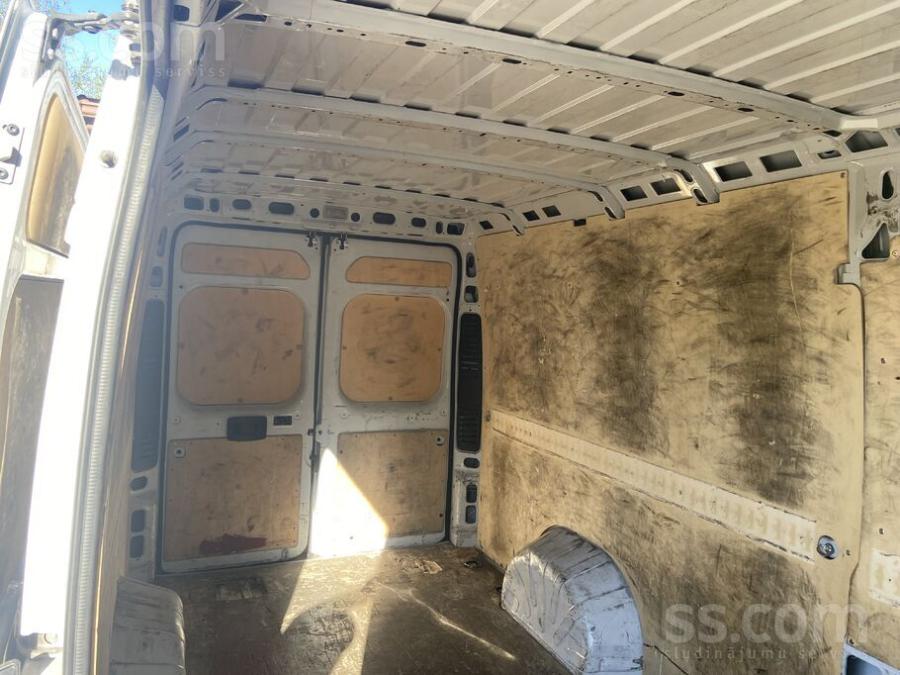 White Peugeot Boxer 2022 in Dobele, with an engine capacity of 2.20 L and mileage of 198 thousand km for 13900 €, photo 21 on AUTOMOTO.COM.LV
