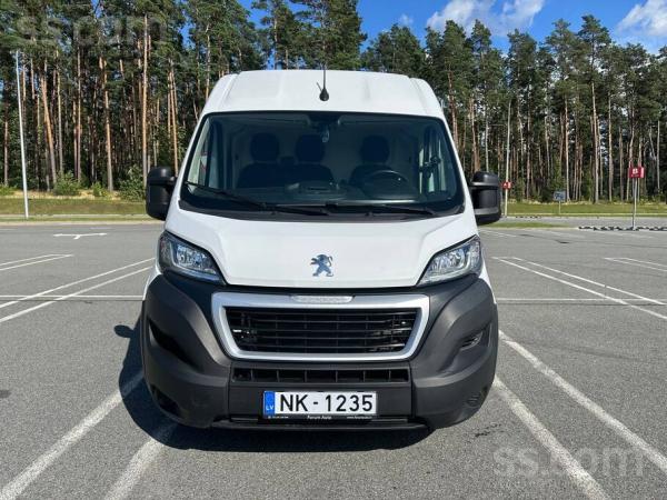 White Peugeot Boxer 2023 in Riga, with an engine capacity of 2.20 L and mileage of 46 thousand km for 22000 €, photo 2 on AUTOMOTO.COM.LV