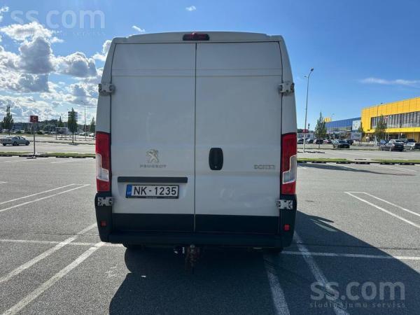White Peugeot Boxer 2023 in Riga, with an engine capacity of 2.20 L and mileage of 46 thousand km for 22000 €, photo 5 on AUTOMOTO.COM.LV