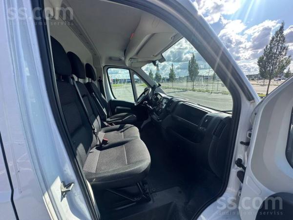 White Peugeot Boxer 2023 in Riga, with an engine capacity of 2.20 L and mileage of 46 thousand km for 22000 €, photo 7 on AUTOMOTO.COM.LV