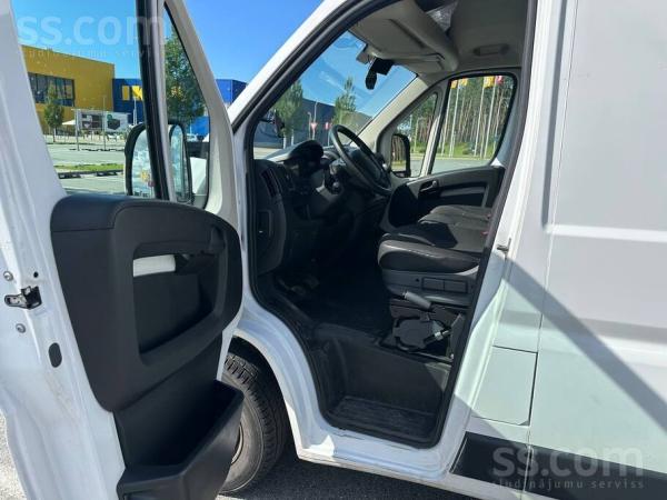 White Peugeot Boxer 2023 in Riga, with an engine capacity of 2.20 L and mileage of 46 thousand km for 22000 €, photo 8 on AUTOMOTO.COM.LV