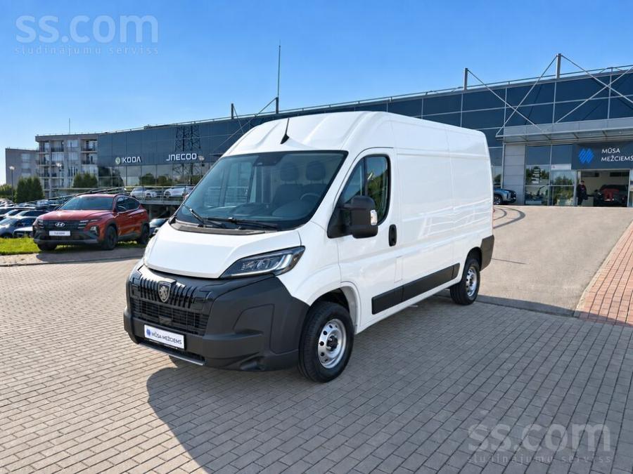 White Peugeot Boxer 2026 in Riga, with an engine capacity of 2.20 L and mileage of 0 thousand km for 31400 €, photo 1 on AUTOMOTO.COM.LV