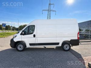 White Peugeot Boxer 2026 in Riga, with an engine capacity of 2.20 L and mileage of 0 thousand km for 31400 €, photo 5 on AUTOMOTO.COM.LV