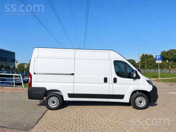 White Peugeot Boxer 2026 in Riga, with an engine capacity of 2.20 L and mileage of 0 thousand km for 31400 €, photo 7 on AUTOMOTO.COM.LV