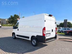 White Peugeot Boxer 2026 in Riga, with an engine capacity of 2.20 L and mileage of 0 thousand km for 31400 €, photo 8 on AUTOMOTO.COM.LV
