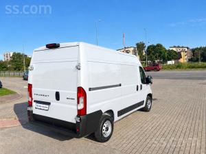 White Peugeot Boxer 2026 in Riga, with an engine capacity of 2.20 L and mileage of 0 thousand km for 31400 €, photo 10 on AUTOMOTO.COM.LV