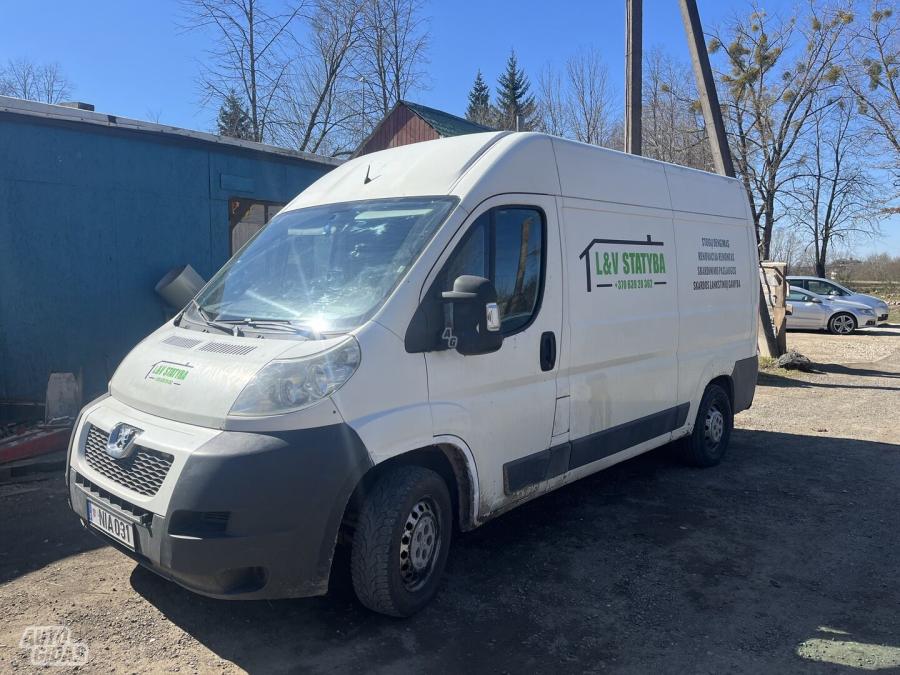 White Peugeot Boxer 2010 in Ariogala, with an engine capacity of 2.20 L and mileage of 380 thousand km for 2800 €, photo 10 on AUTOMOTO.COM.LV