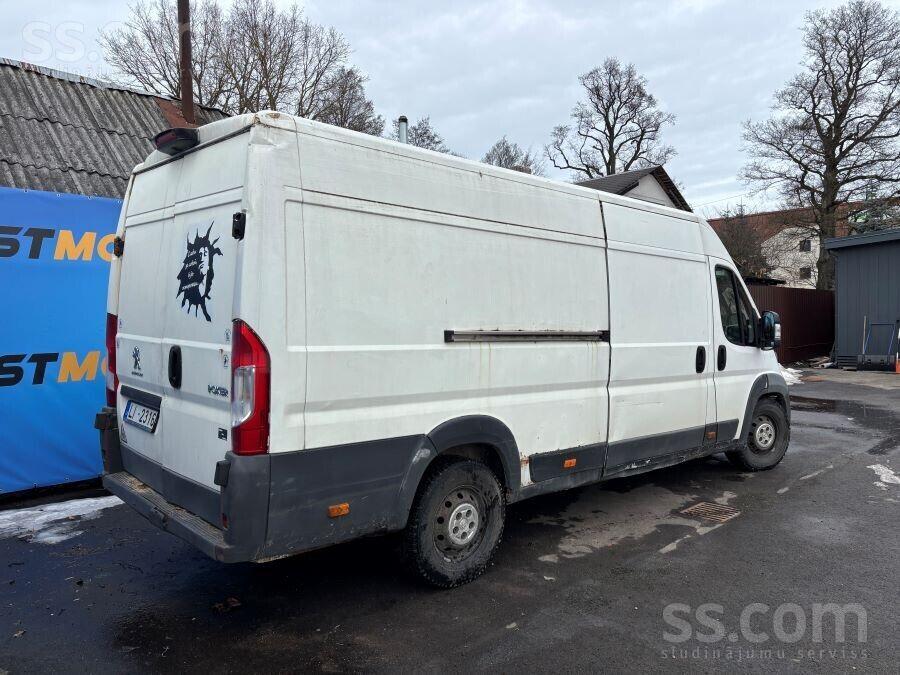White Peugeot Boxer 2016 in Riga, with an engine capacity of 2.20 L and mileage of 433 thousand km for 2990 €, photo 5 on AUTOMOTO.COM.LV