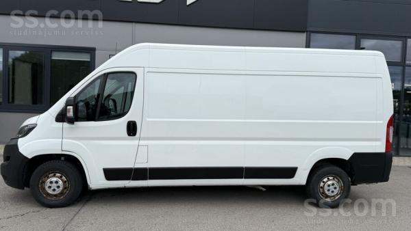 White Peugeot Boxer 2021 in Riga, with an engine capacity of 2.20 L and mileage of 187 thousand km for 12500 €, photo 2 on AUTOMOTO.COM.LV